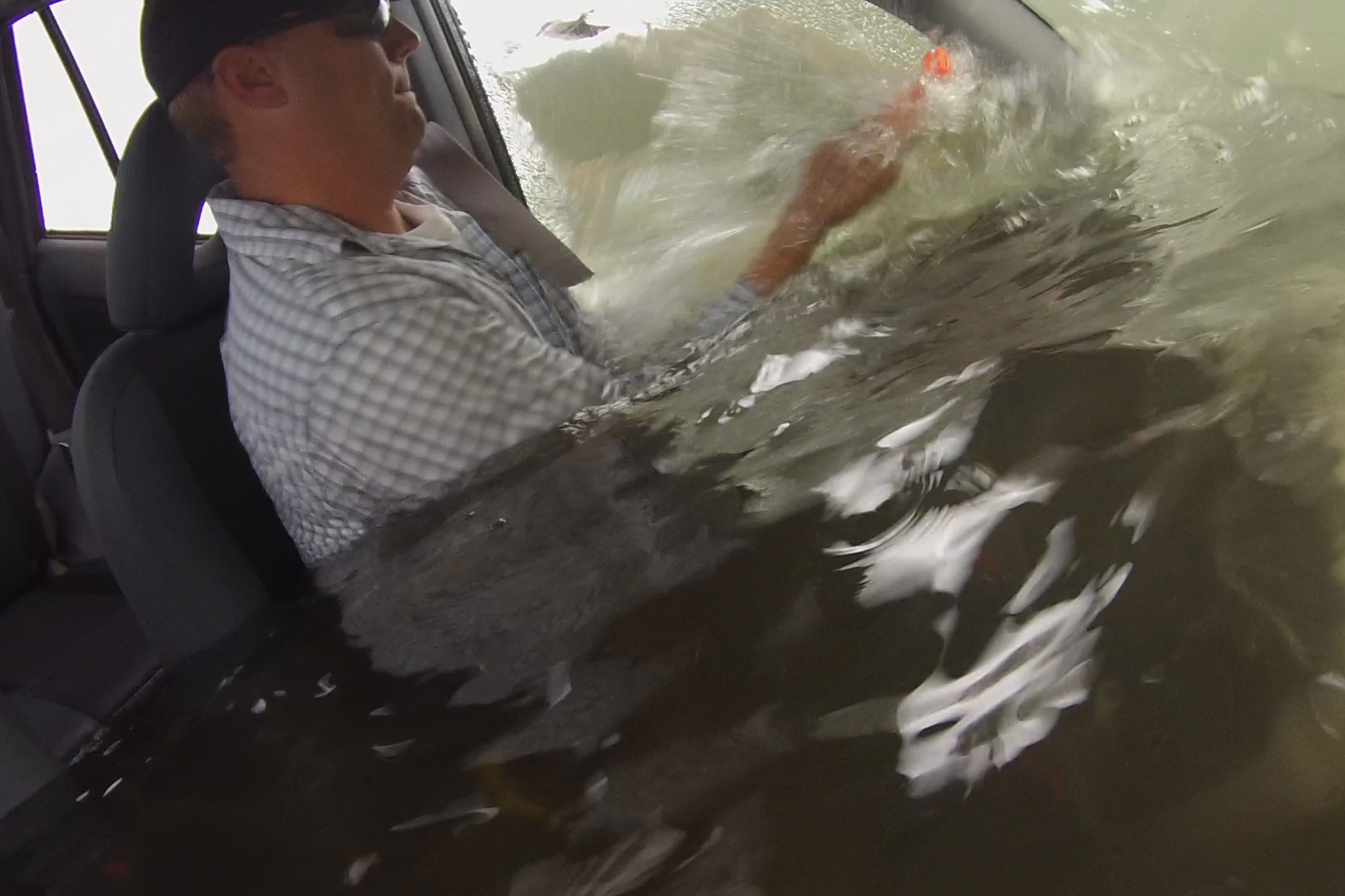 How to Escape a Flooded Vehicle; Are Your Windows Unbreakable?